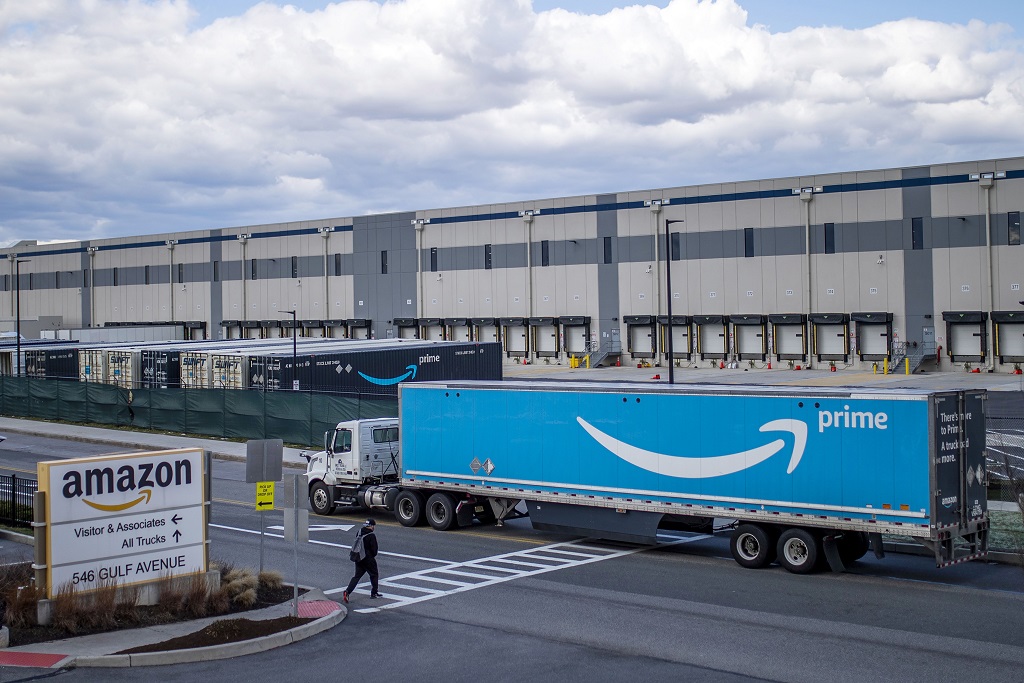 How Amazon’s Outsourcing Facilitates Union Busting - The American Prospect